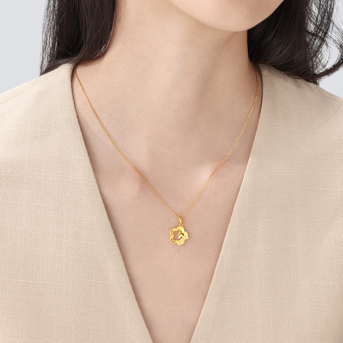 永 - 999.9黃金蝴蝶吊墜 | 50454P(2厘米/約0.074兩) | 周生生官方網上珠寶店