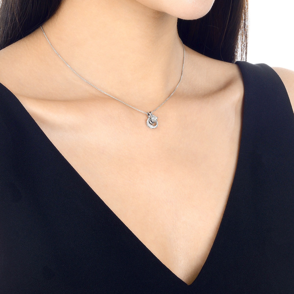 Diamond in Motion 「炫動鑽飾」 - 「原創系列」18K白色黃金鑽石吊墜 | 51130P(1厘米/約0.048兩) | 周 ...